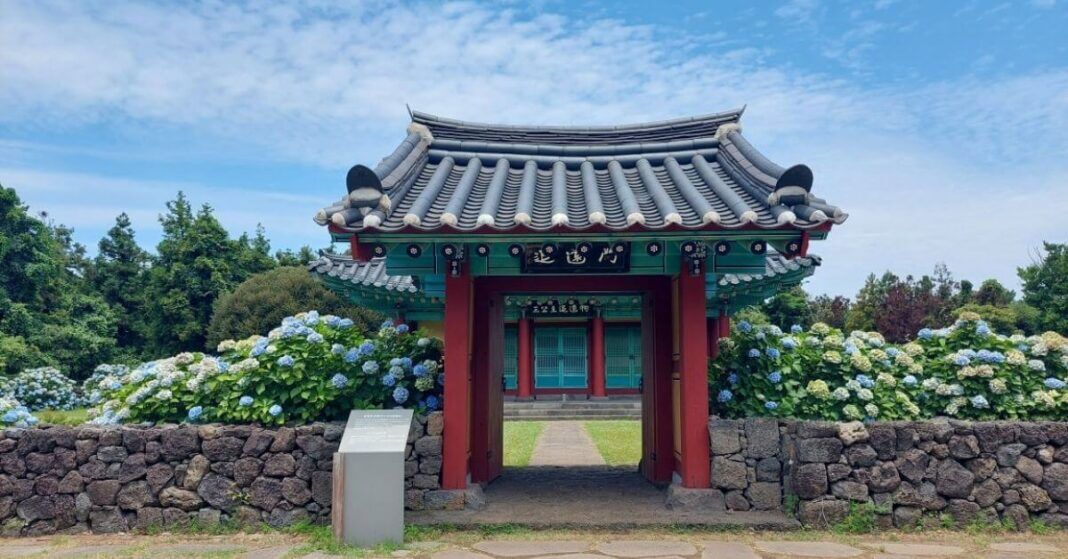 Visit Hyuga Cafe & Bakery in Seoul: A Former BTS Dorm | Buzzsetter